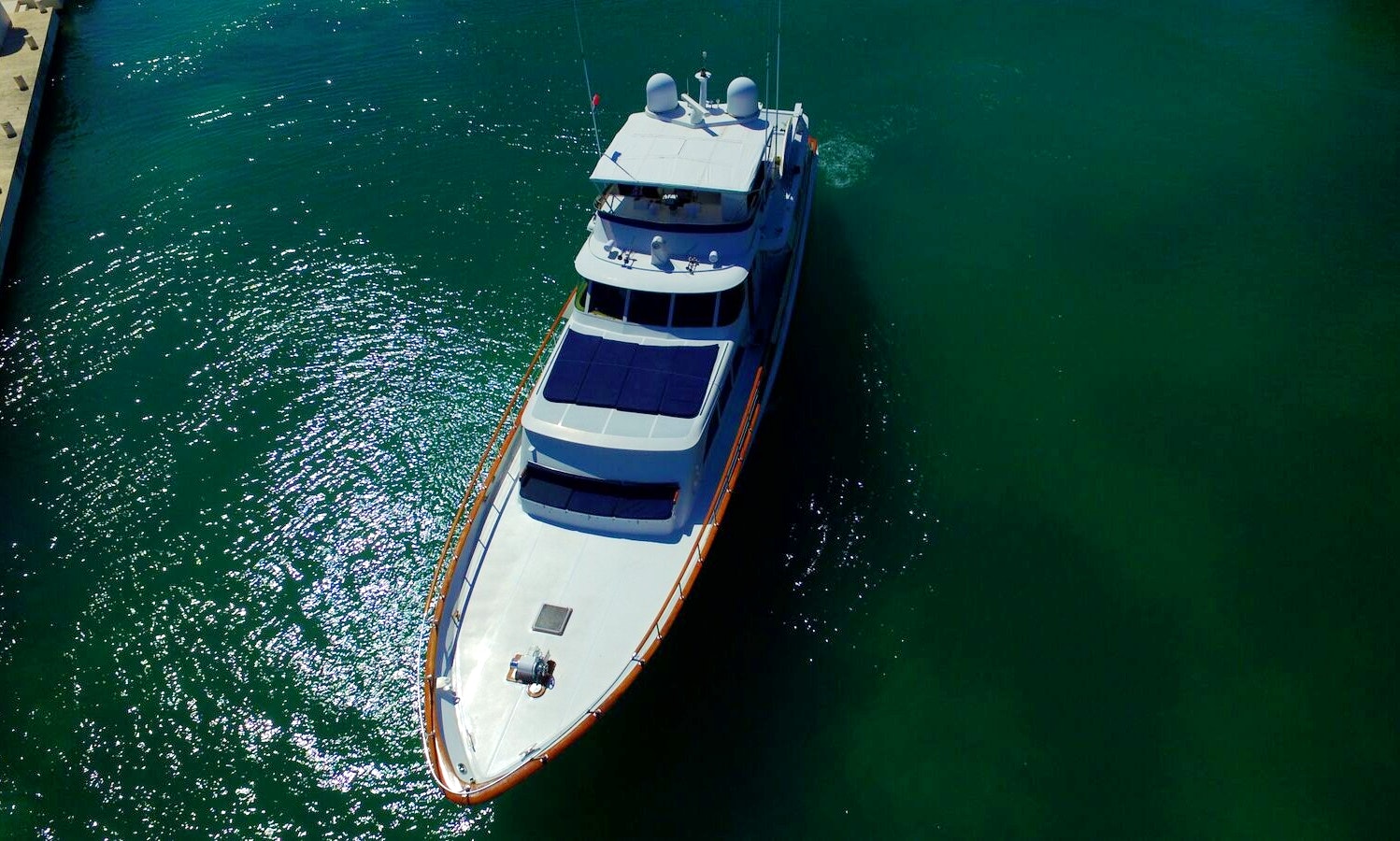 Big 80ft yacht for larger groups in Playa del Carmen